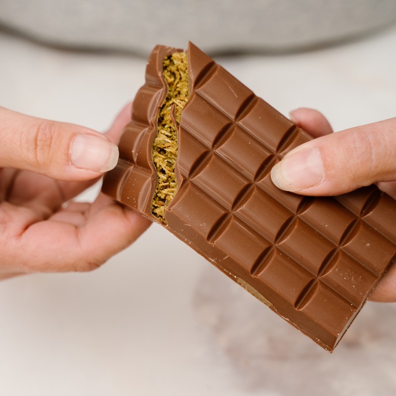 * Dubai Chocolade reep Pistache Kadayif MELK • Het Coffy-Huys